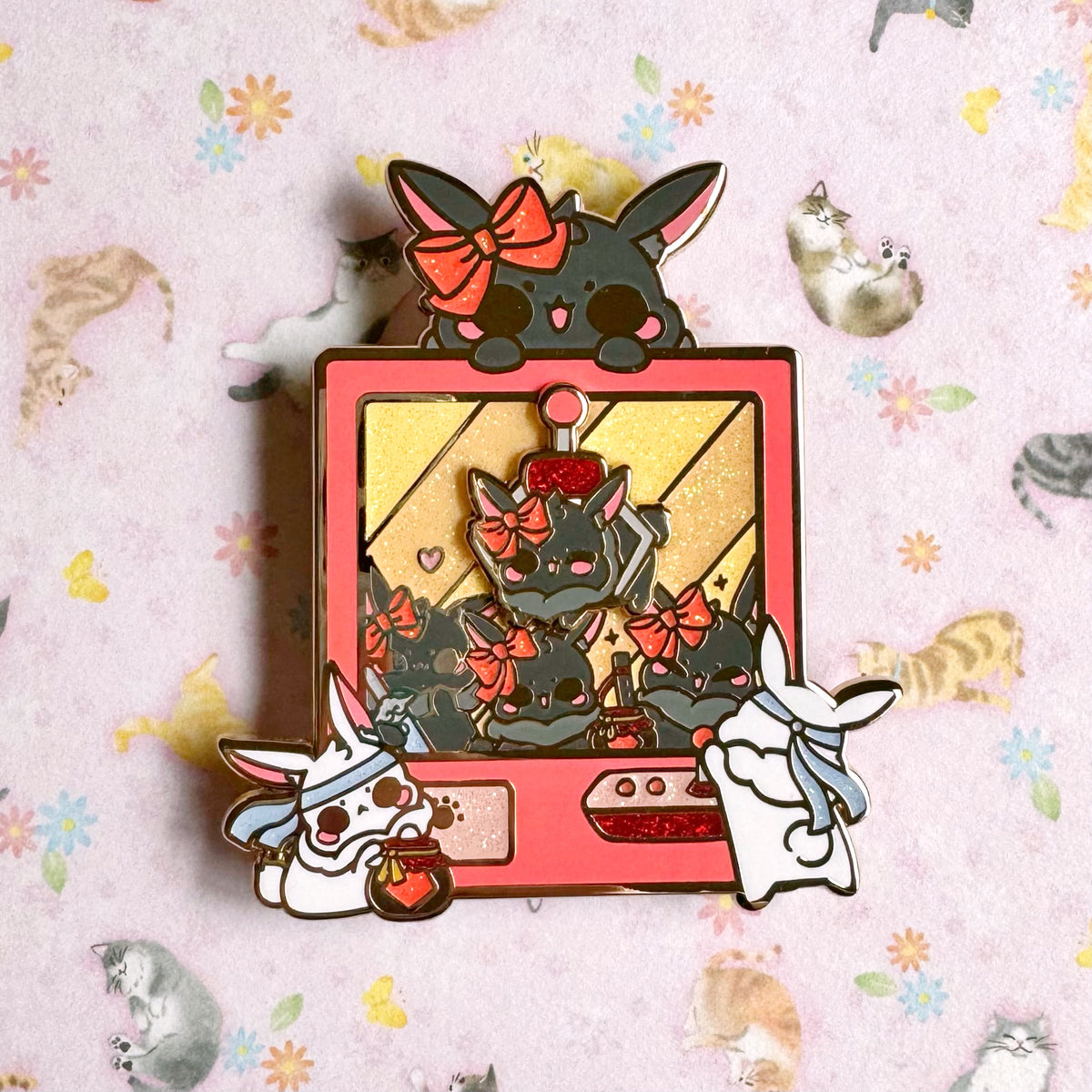Sparkle Vers. Black Rabbit Crane Game Spinning Pin – tsuchronicl